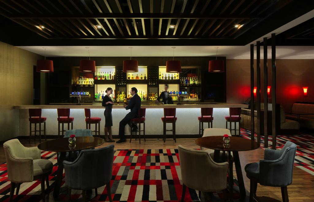 Downtown Bar InterContinental Regency - Visit Bahrain
