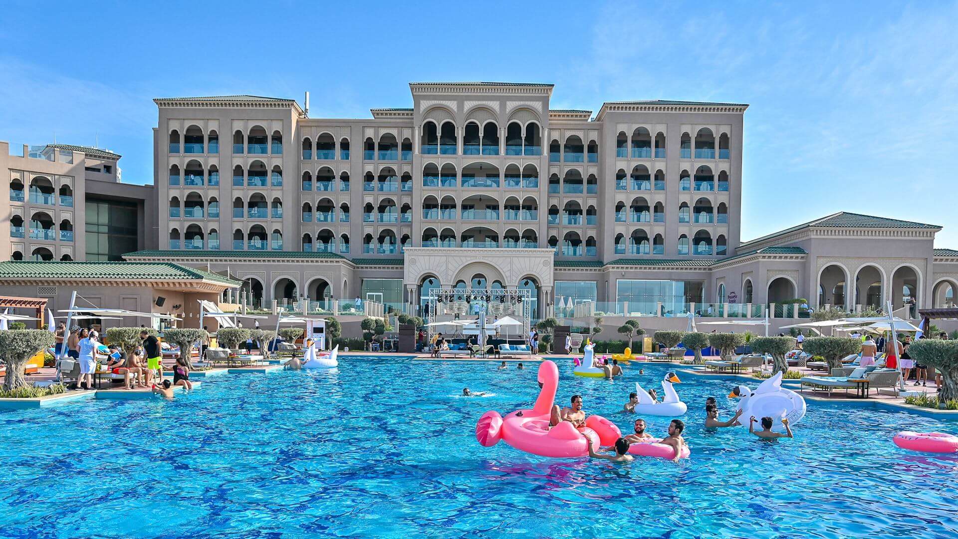 Ocean 7 Pool Party - Visit Bahrain